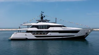 Second Custom Line 140 flagship launched